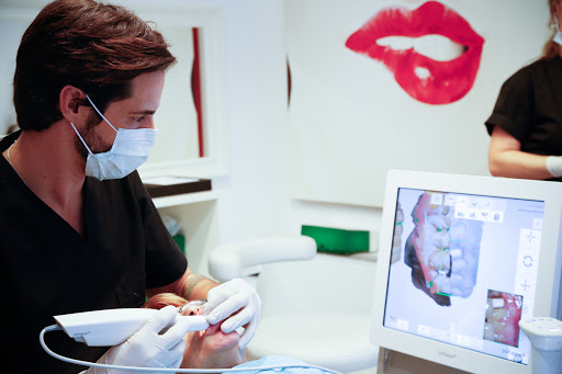 Clínica Hugo Madeira em Lisboa • Leia Avaliações e Preços | DocDental